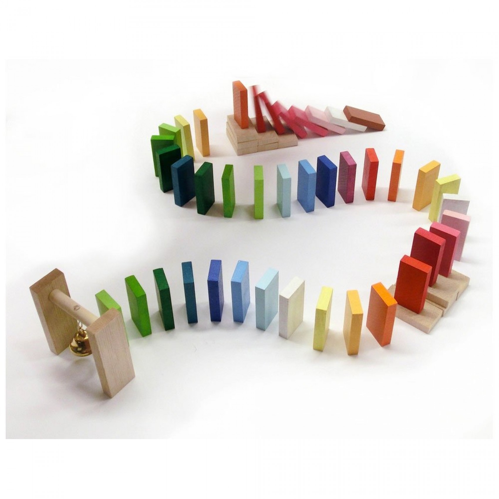 Cascade de dominos en bois 44 pièces - Artisan Tchèque | Jeujouethique.com
